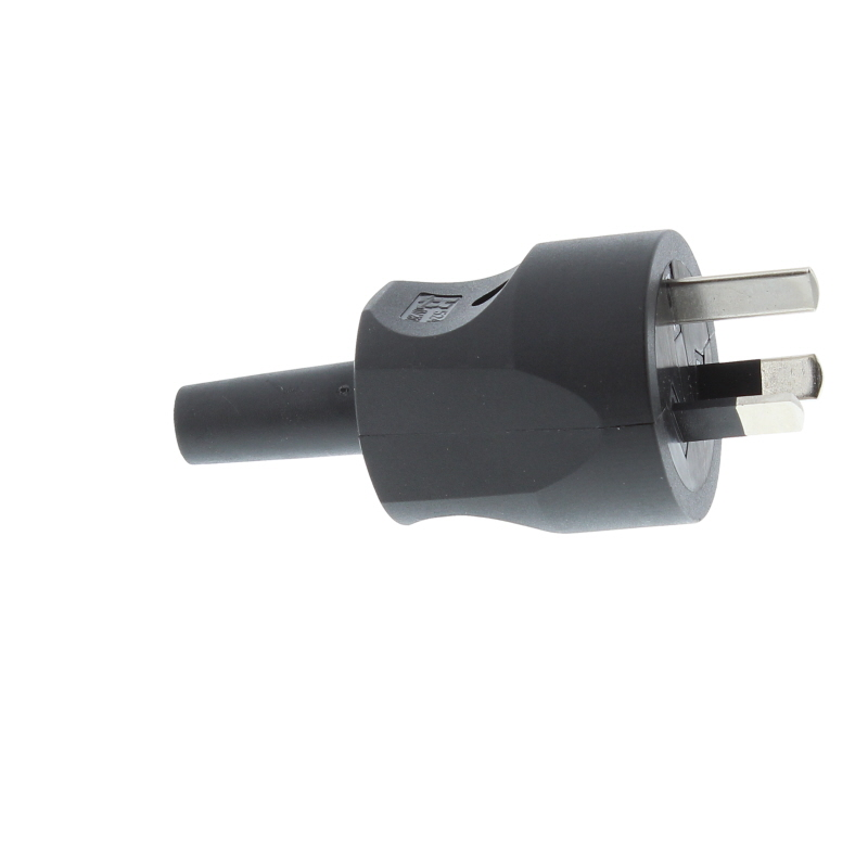 Black Australian Rewireable Plug. 10A, 250V, Ip20 | EuroNetwork