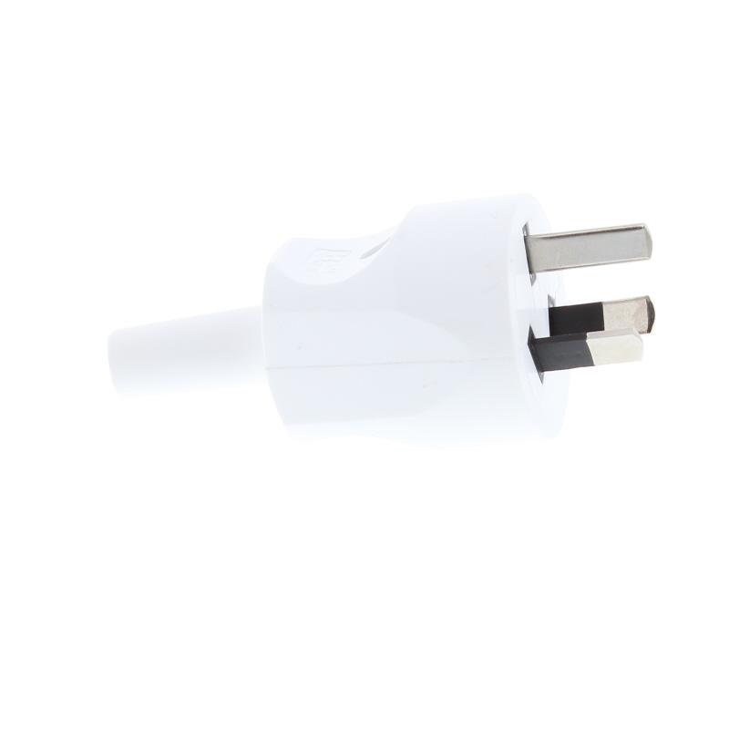 White Australian Rewireable Plug. 10A, 250V, Ip20 | EuroNetwork