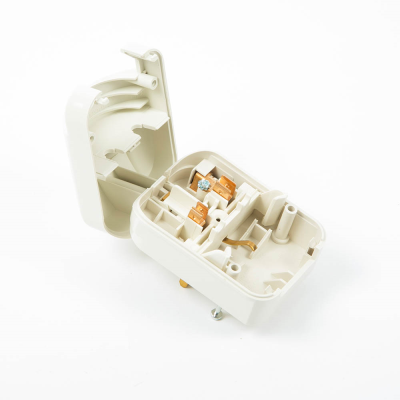 Schuko European To Uk Converter Plug. White 13 Amp (Scp3) | EuroNetwork