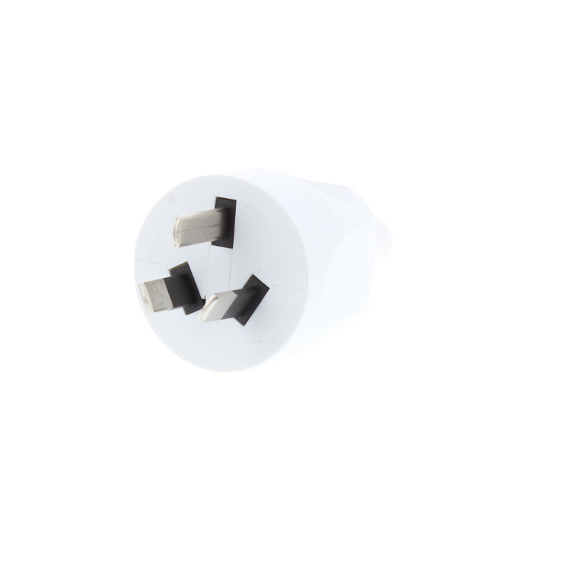 White Australian Rewireable Plug. 10A, 250V, Ip20 | EuroNetwork